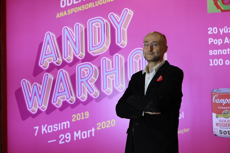 Andy Warhol Sergisinin renkli partisine yoğun ilgi | Haber Ola